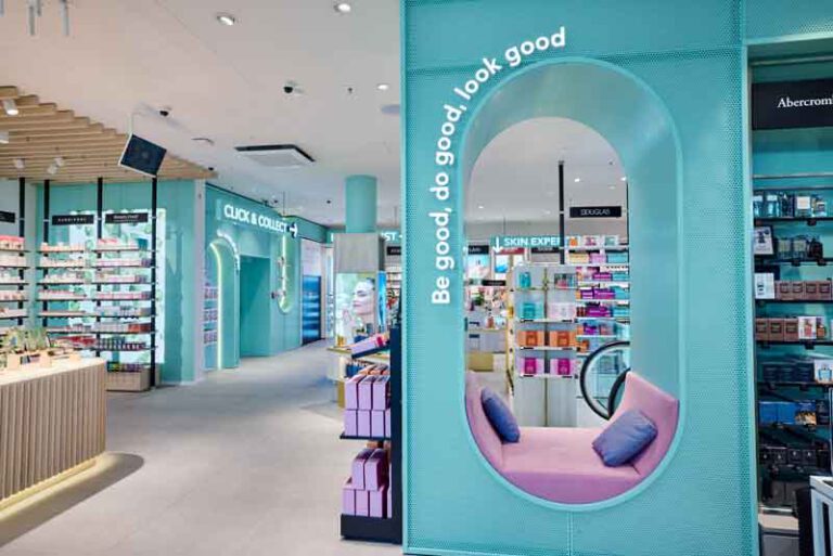 DOUGLAS STORE AM JOACHIM-ERWIN-PLATZ - Königsallee Düsseldorf