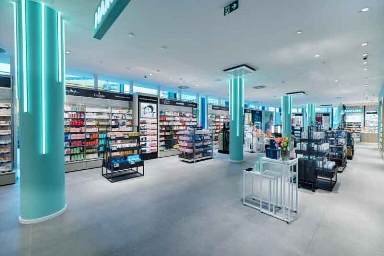 DOUGLAS STORE AM JOACHIM-ERWIN-PLATZ - Königsallee Düsseldorf
