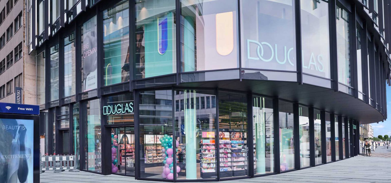 DOUGLAS STORE AM JOACHIM-ERWIN-PLATZ - Königsallee Düsseldorf